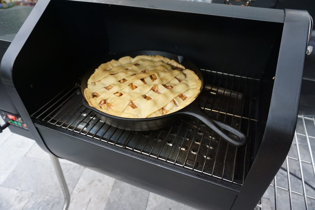 Bourbon and Salted Caramel Apple Pie | GrillGirl
